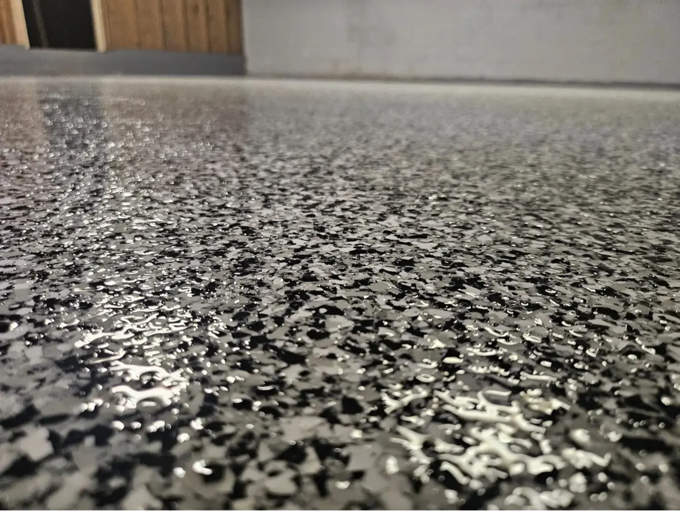 Epoxy Chips Explained: Benefits, Durability & Uses for Floors – Drazle